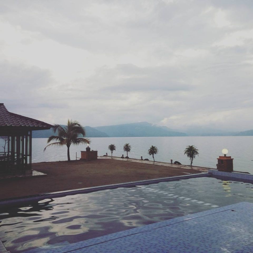 Rogate Beach Hotel Samosir - SeMedan.com